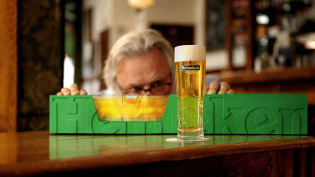 Heineken's specially designed "Beer Level," guarantees perfectly ...